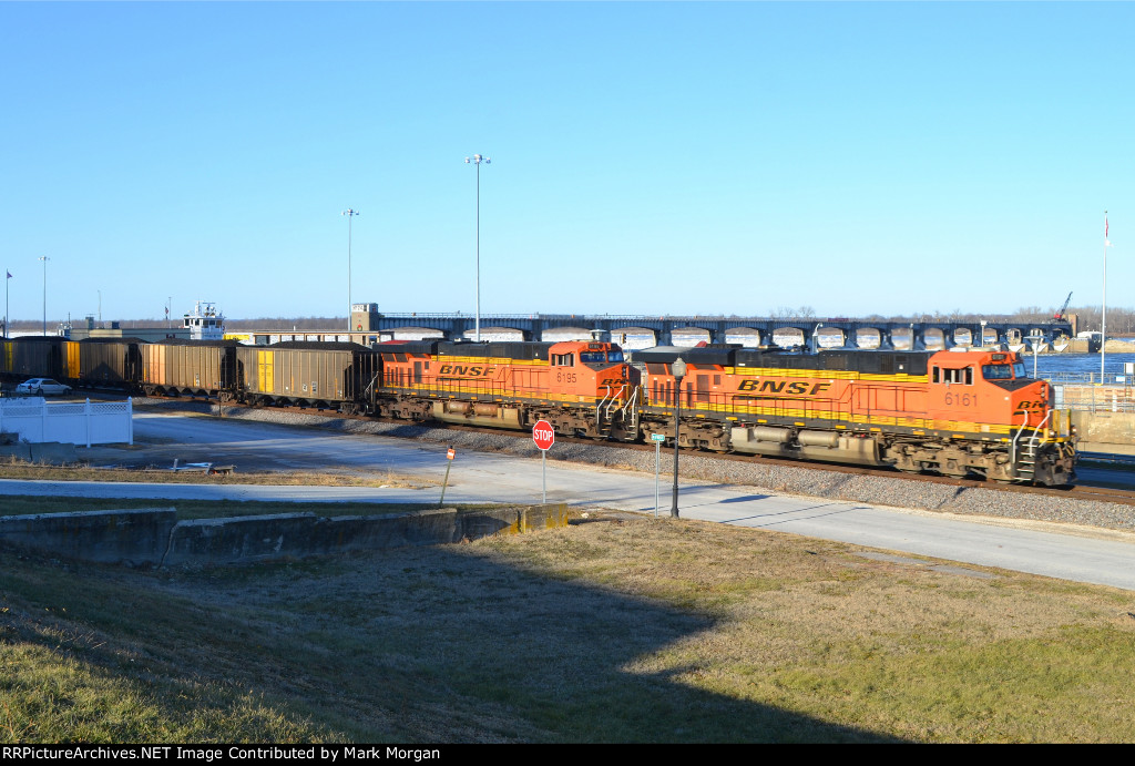 BNSF ES44AC 6161